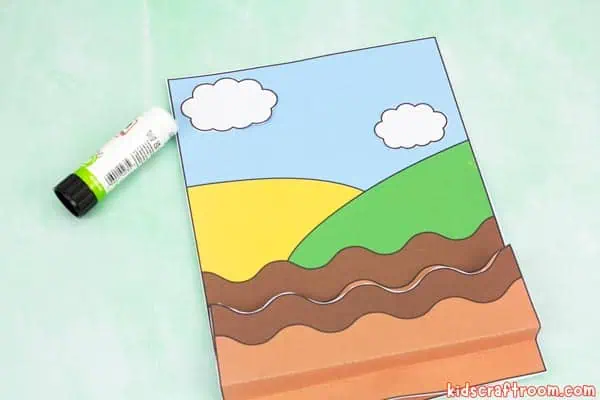 Moving Tractor Craft For Kids - Fun Preschool Farm Craft - Kids Craft Room